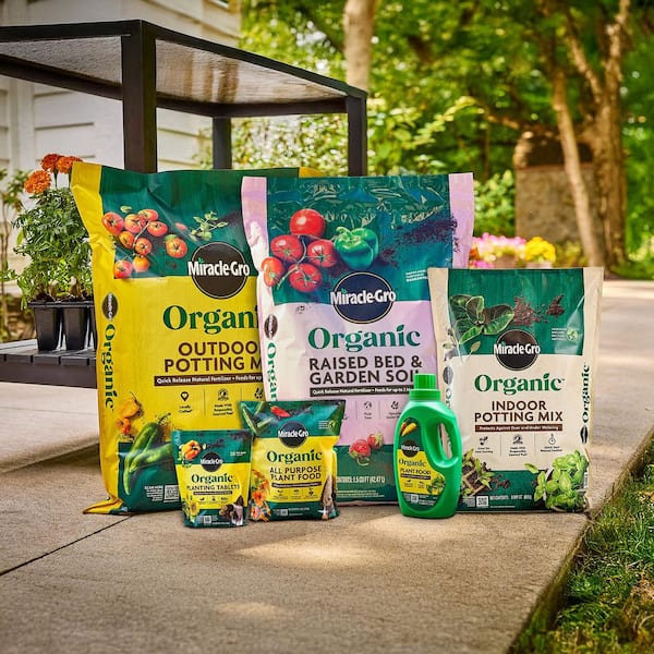 Miracle-Gro Miracle-Gro Organic Soil & Plant Foods - The Home Depot