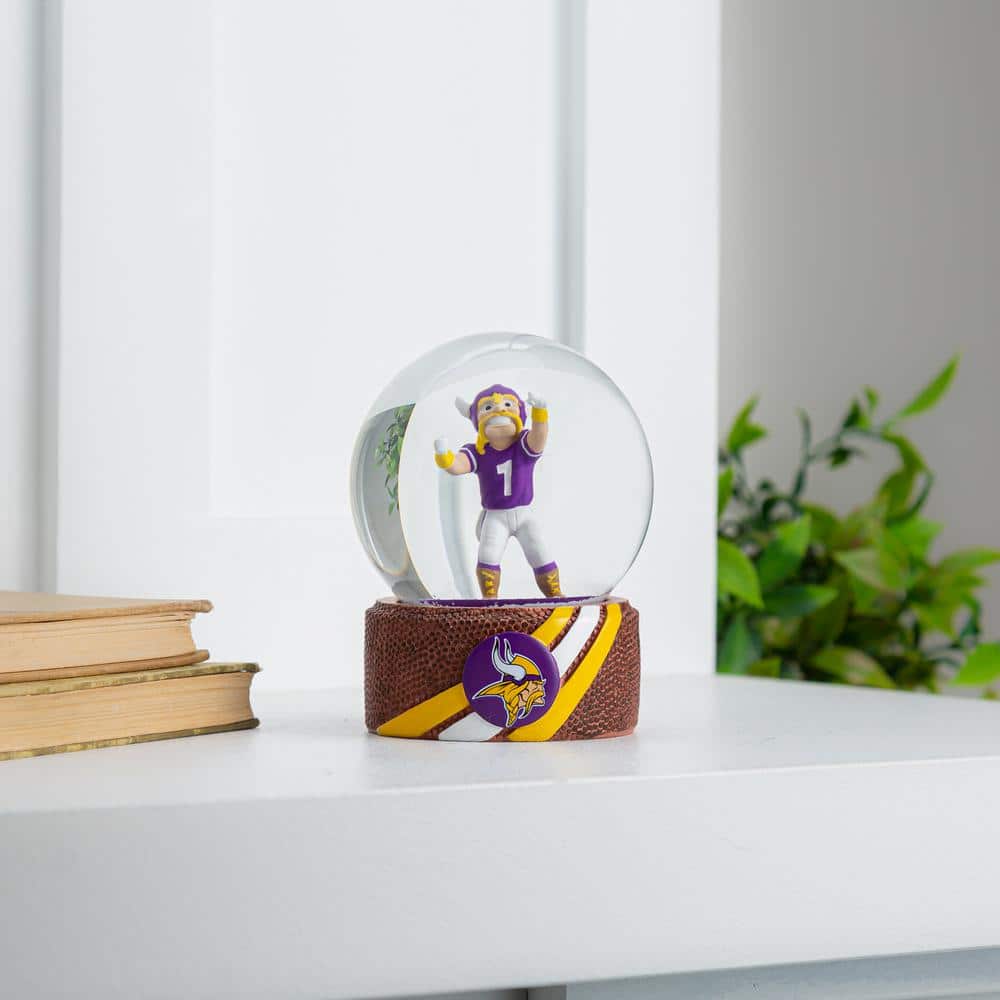 Evergreen Enterprises Minnesota Vikings 5 in. Glass Tabletop Snow Globe ...