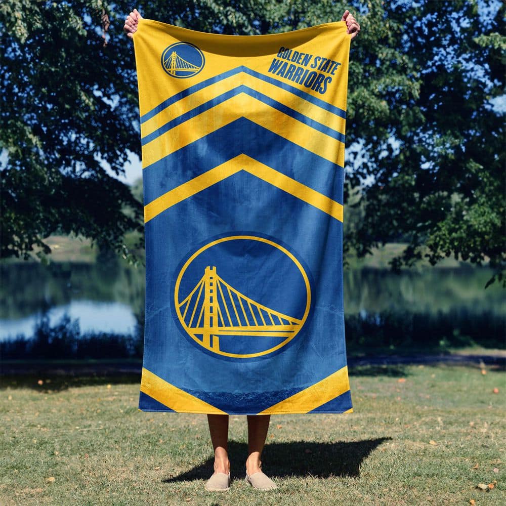THE NORTHWEST GROUP Golden State Warriors NBA Shatter Microfiber Beach ...