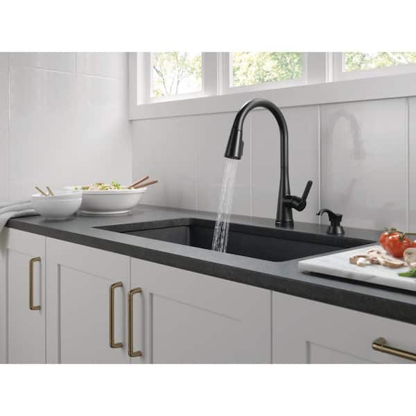 Delta Greydon Single-Handle Pull Down Sprayer Kitchen Faucet with ...