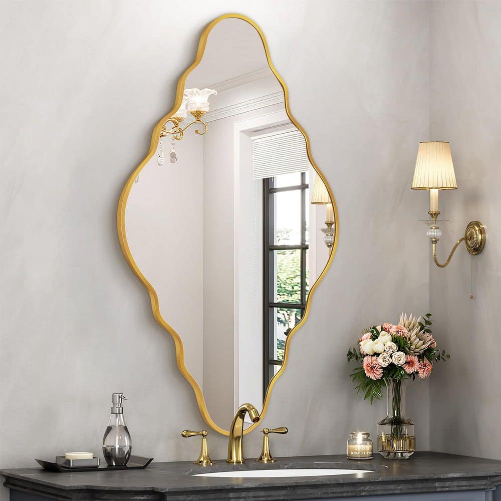 Hochwertiges 26 in. W x 42 in. H Scalloped Gold Aluminum Alloy Framed ...