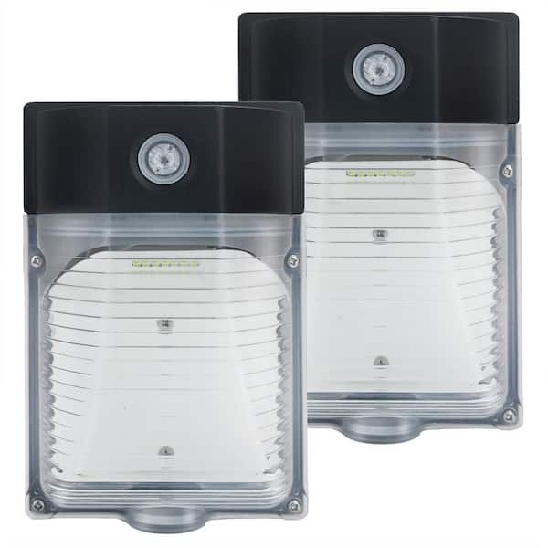 WYZM 100-Watt Equivalent Integrated LED Black Outdoor Dusk to Dawn LED ...