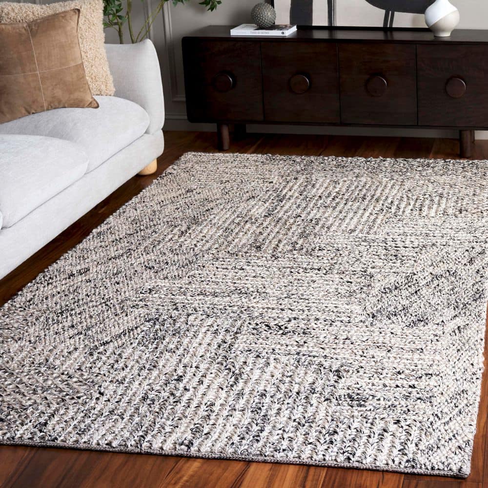 SAFAVIEH Natural Fiber 6 ft. x 6 ft. Black/Ivory Distressed Geometric ...