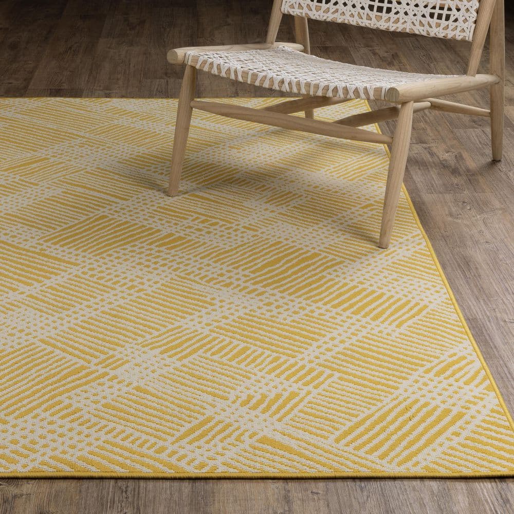 AVERLEY HOME Hibiscus Yellow/Ivory 5 ft. x 7 ft. Geometric Etching ...