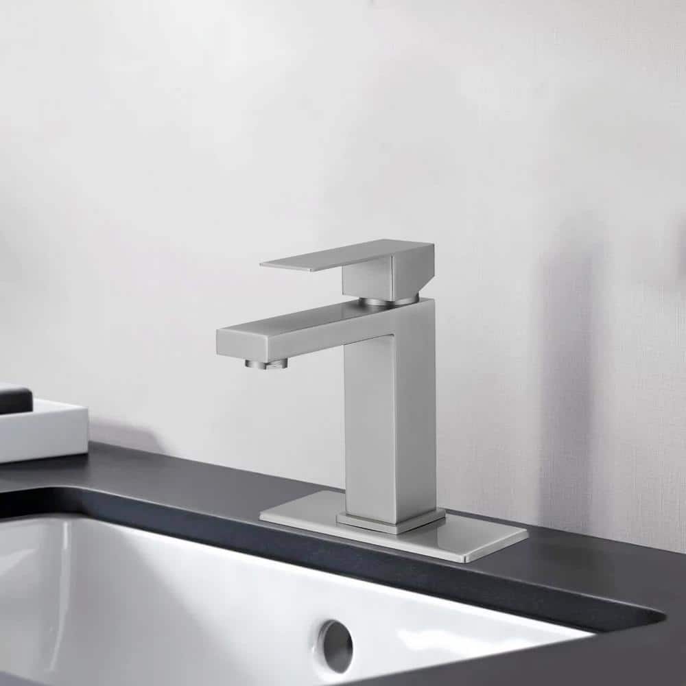 Maincraft Single Handle Single Hole Bathroom Faucet with Deckplate and ...