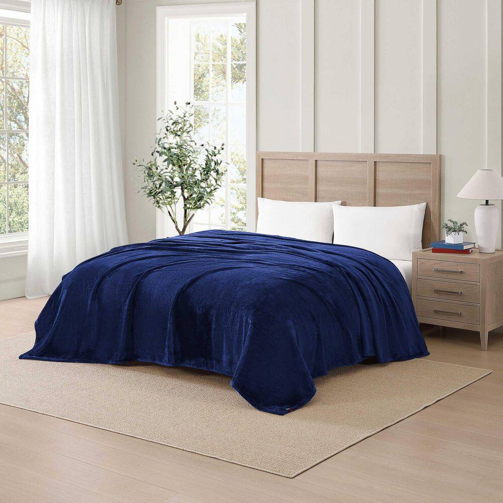 Tommy Hilfiger TH Solid Marine Blue Full/Queen Plush Fleece Blanket ...