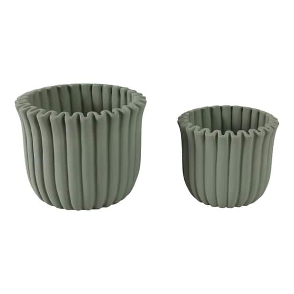 Liv & Skye 6 in. and 8 in. Green Ceramic Fluted Decorative Pots (Set of ...