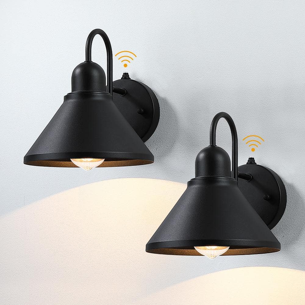 TRUE FINE 8-in 1-Light Dusk to Dawn Black Outdoor Wall Sconce Barn ...