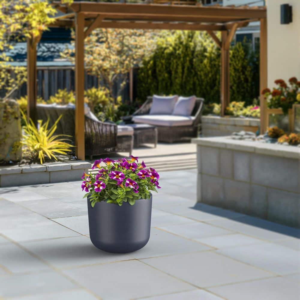 Morrava 13.5 in. Medium Granite Gray (Enhanced Interior) Concrete Round ...