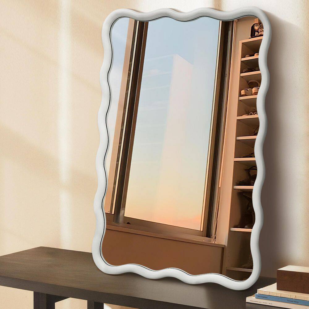 Hochwertiges 24 in. W x 36 in. H Rectangle White Wood Framed Wavy Wall ...