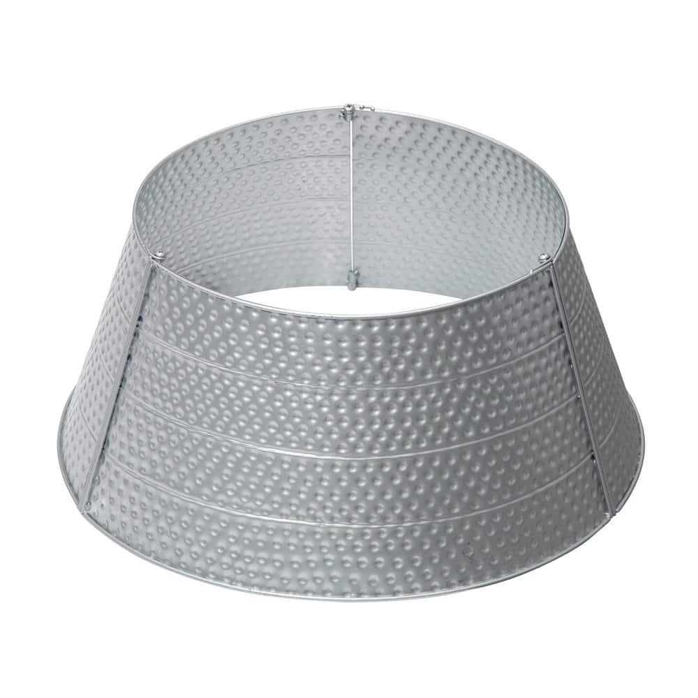 Glitzhome 22 in. D Silver Hammered Metal Tree Collar (KD) 2010600010 ...