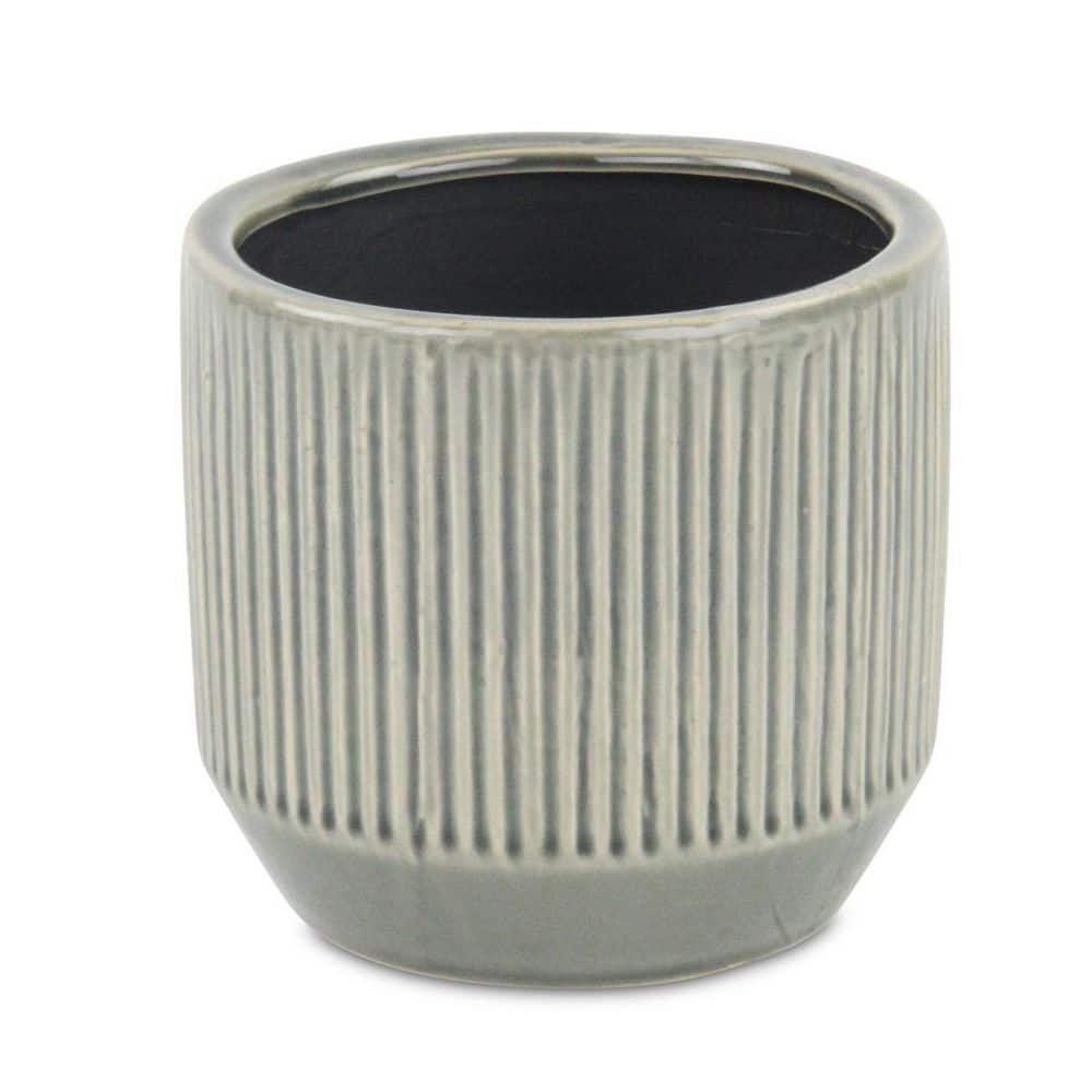 HomeRoots 5.5 in. x 5.25 in. Gray Indoor/Outdoor Ceramic Decorative ...