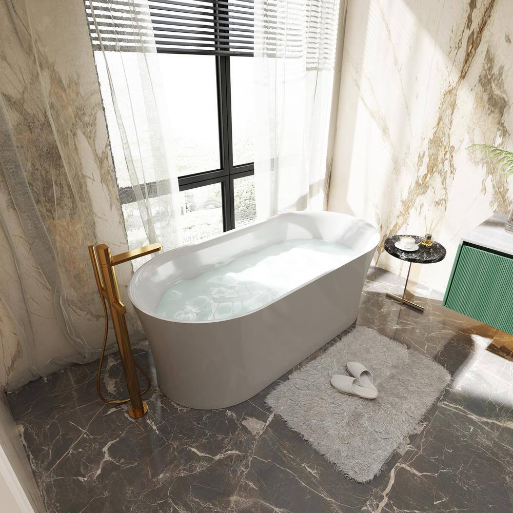 FORCLOVER 67 in. x 31.5 in. Freestanding Soaking Bathtub with Center ...