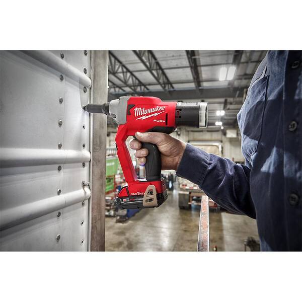 Milwaukee M18 FUEL ONE-KEY 18V Lith-Ion Cordless Rivet Tool w/ (1) 5.0 ...