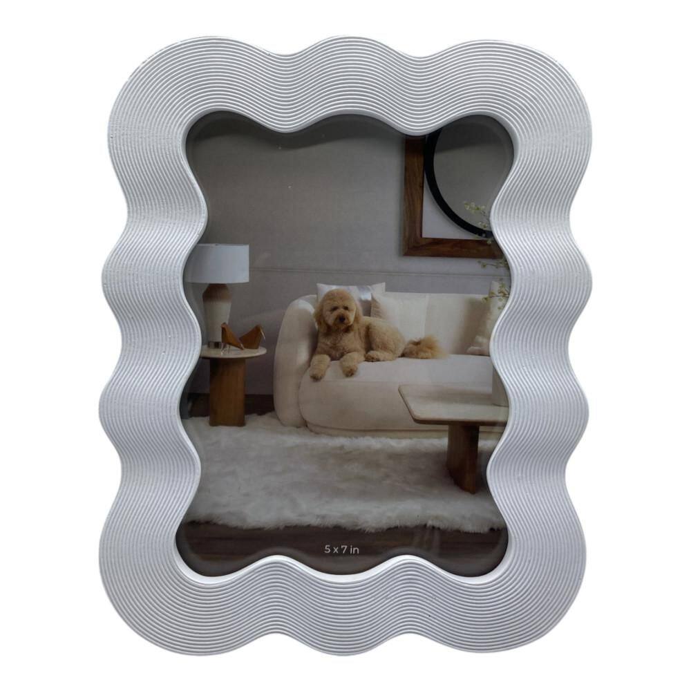 Liv & Skye 5 in. x 7 in. White Resin Photo Frame with Sculpted Wavy ...