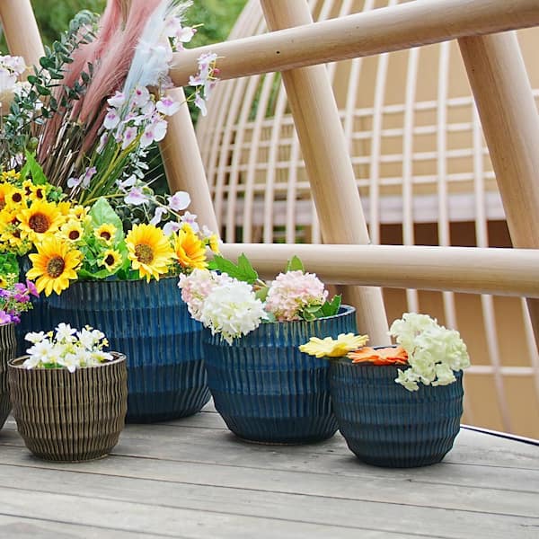 GOGEXX Set of 4 11.5 in. Round Antique Blue Ceramic Flower Pot-with ...