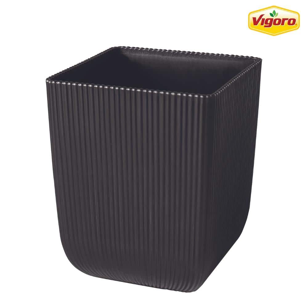 Vigoro Albany Small Black Plastic Round Planter with Knockout Drainage ...