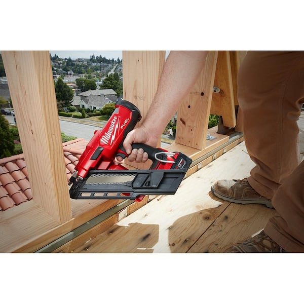 Milwaukee M18 FUEL 18V Lithium-Ion Cordless 7-1/4 in. Rear Milwaukee M18 FUEL 18V Lithium-Ion Cordless 7-1/4 in. Rear