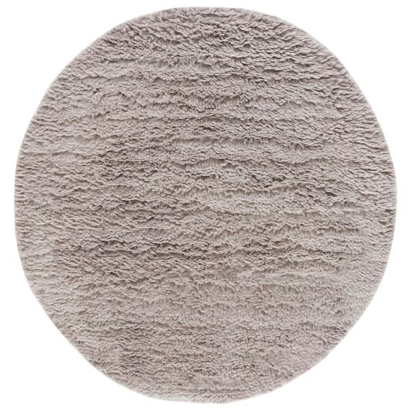 SAFAVIEH Casablanca 6 ft. x 6 ft. Gray Flokati Solid Color Round Area ...