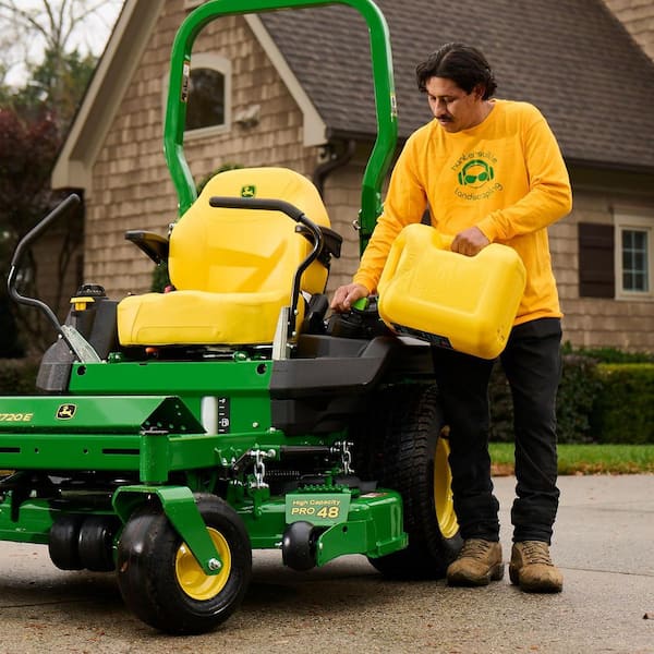 Scepter 5 Gal. Smart Control Diesel Can with Rear Handle, Yellow Fuel ...