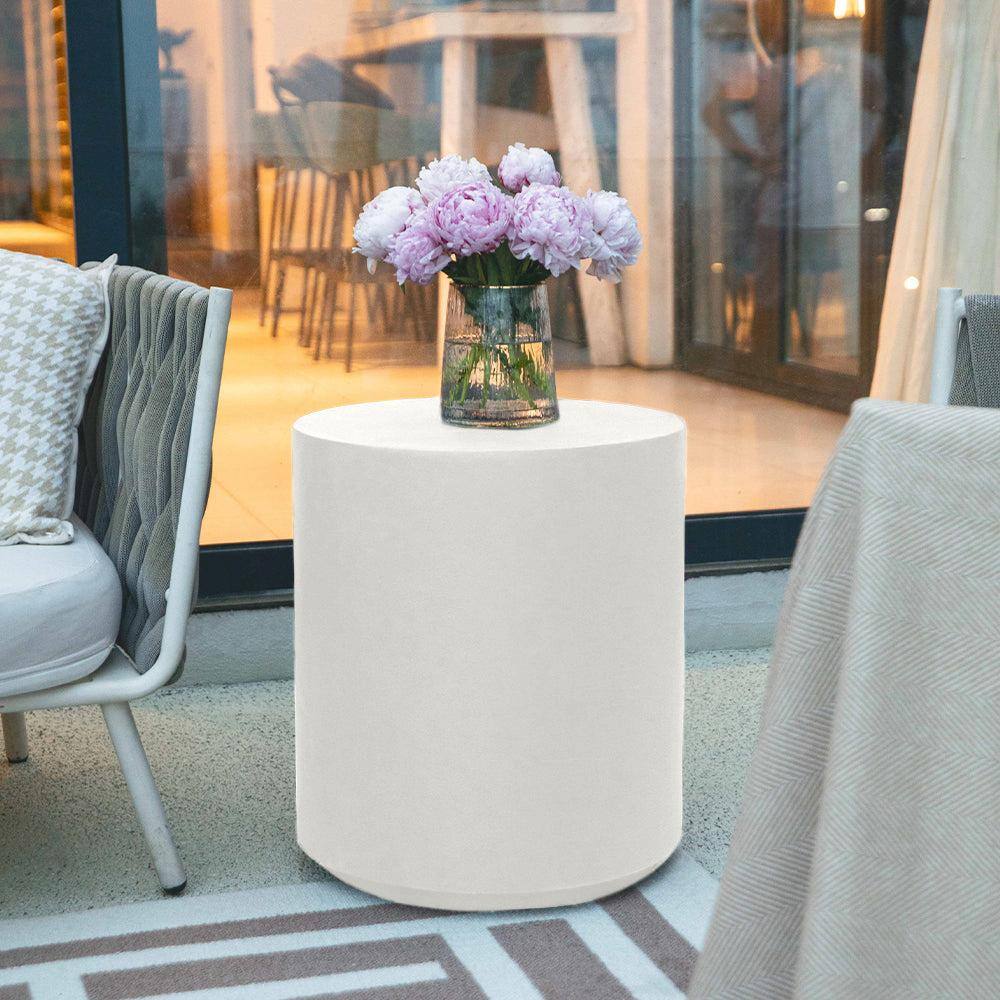Sol Living Elementi Rome 20.3 in. Cream White Round Concrete Outdoor ...