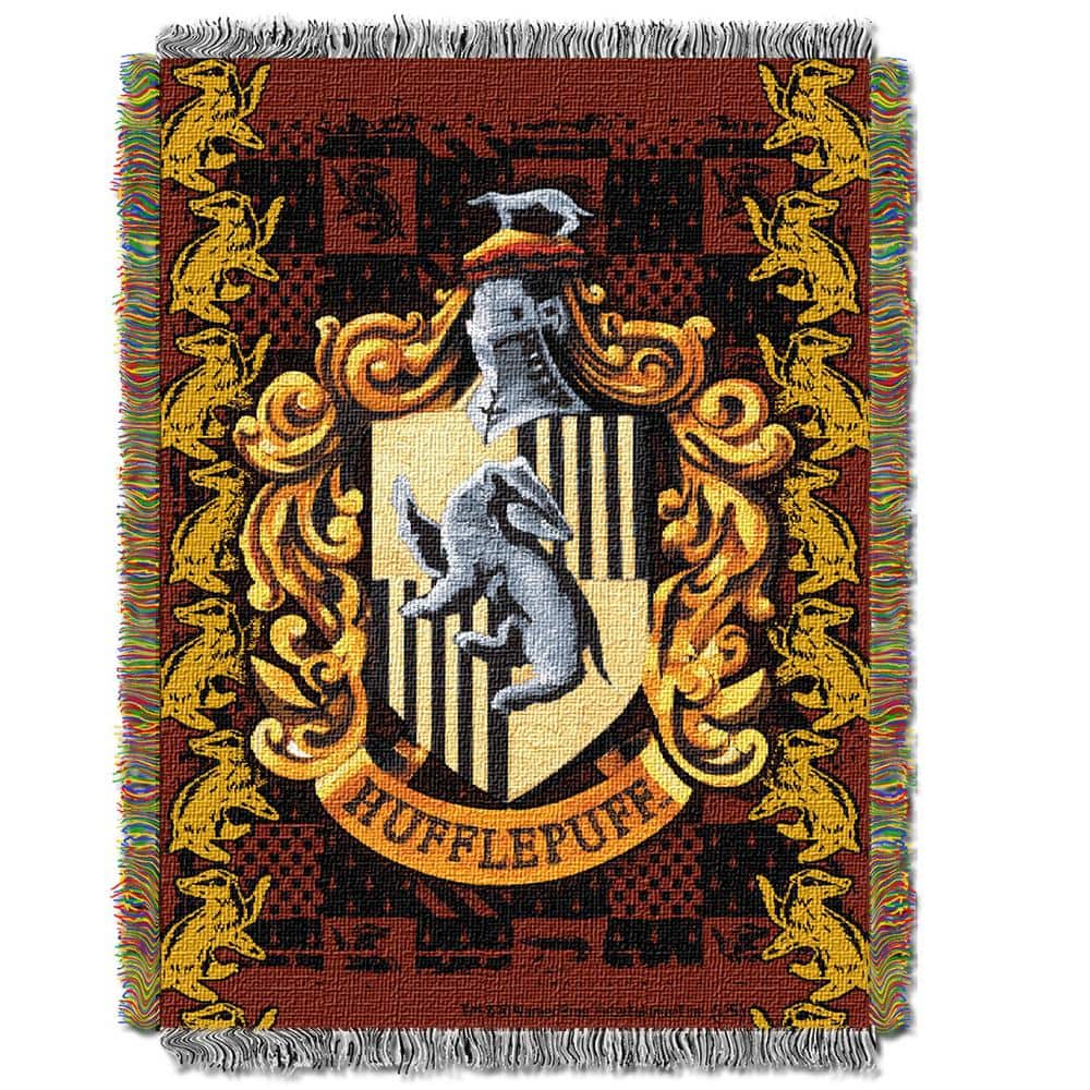 THE NORTHWEST GROUP Harry Potter, Hufflepuff Crest Woven Tapestry Throw ...