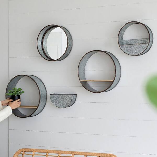 Coporesell 17 in. x 17 in. Gray lron Metal Round Farmhouse Round Wall ...