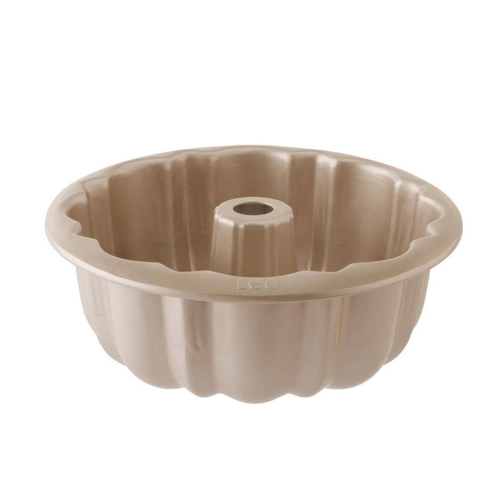BergHOFF Balance 10.25 in. Carbon Steel Nonstick Fluted Cake Pan ...