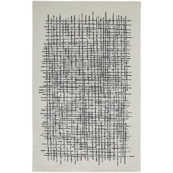 HomeRoots 4 ft. X 6 ft. Gray and Ivory Plaid Area Rug 2000514344 - The ...