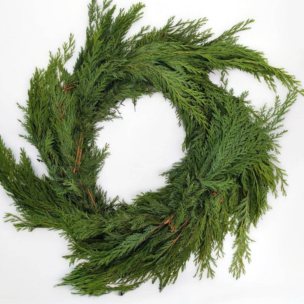 10 ft. Fresh Cut Cedar Garland 1003929305 - The Home Depot