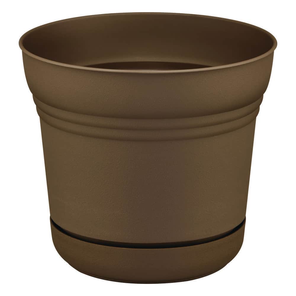 Vigoro Anne Chocolate Brown Plastic Planter With Drainage Hole And