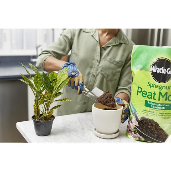 Miracle-Gro Sphagnum Peat Moss, 8 qt., For Containers and In-Ground ...