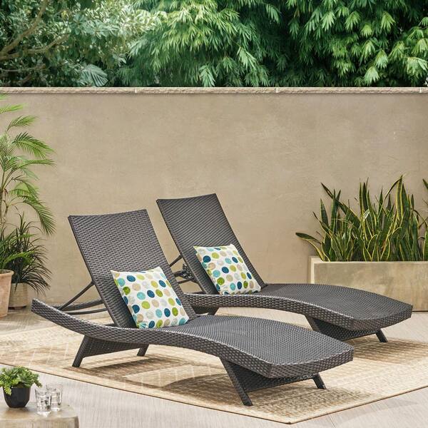 Sudzendf Gray Wicker Outdoor Chaise Lounge Sunbathing Chairs (Set of 2 ...