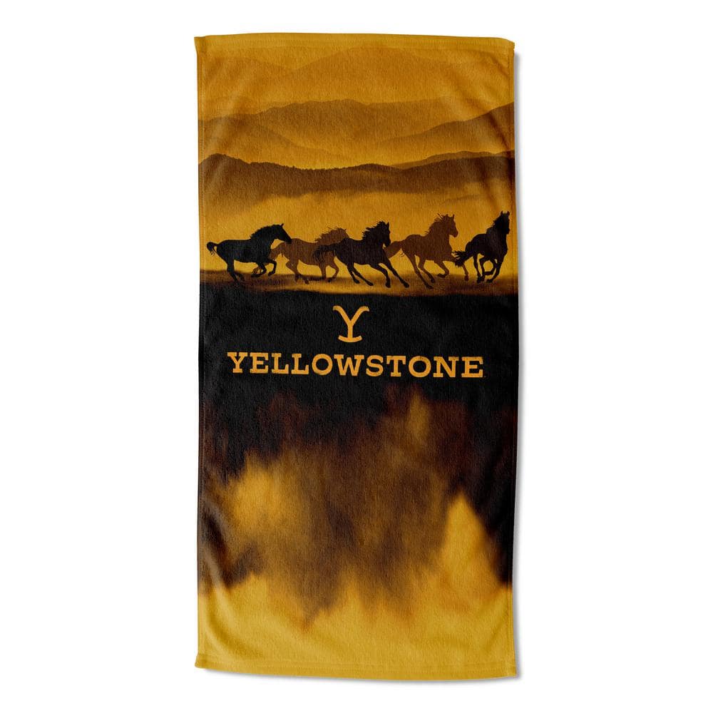 THE NORTHWEST GROUP Yellowstone Beach Towel Wild Horses ...