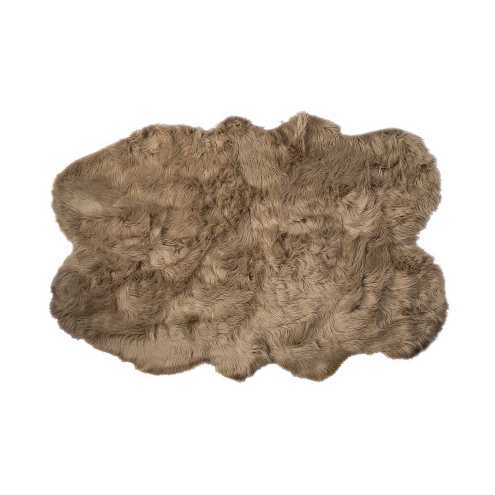 Luxe Faux Fur Gordon Tan 4'x6' Quattro Faux SheepskinArea Rug ...