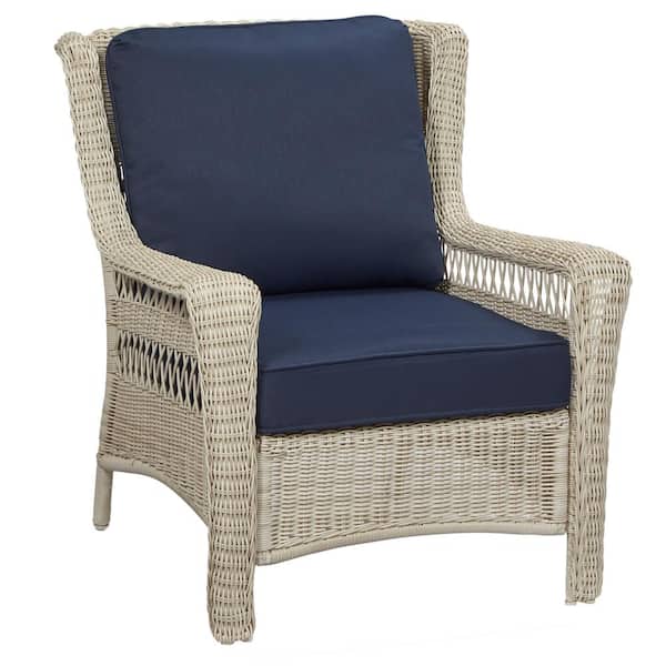 Hampton Bay Park Meadows Off-White Stationary Wicker Outdoor Lounge ...