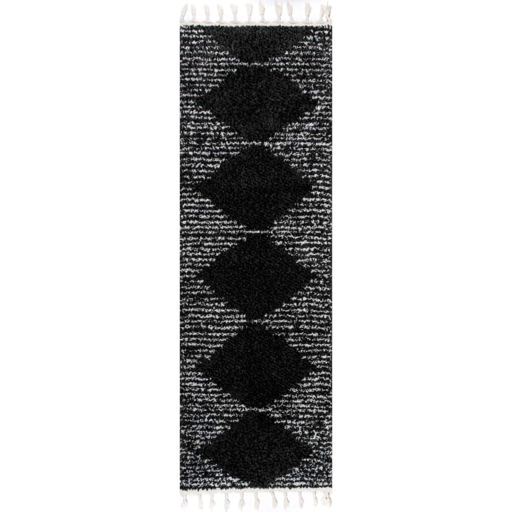 nuLOOM Black 2 ft. 6 in. x 6 ft. Bria Moroccan Shag Tasseled Runner Rug ...