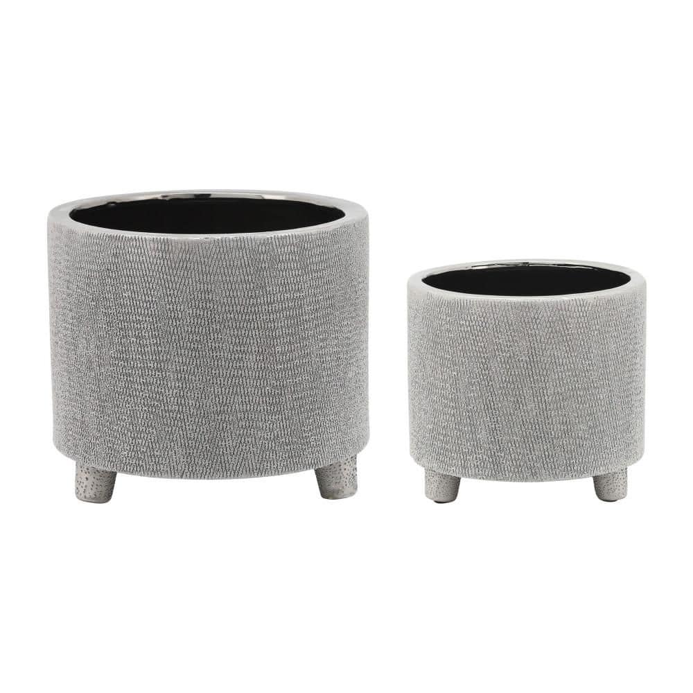 Liv & Skye 6 in. and 8 in. Silver Ceramic Footed Scratched Decorative ...