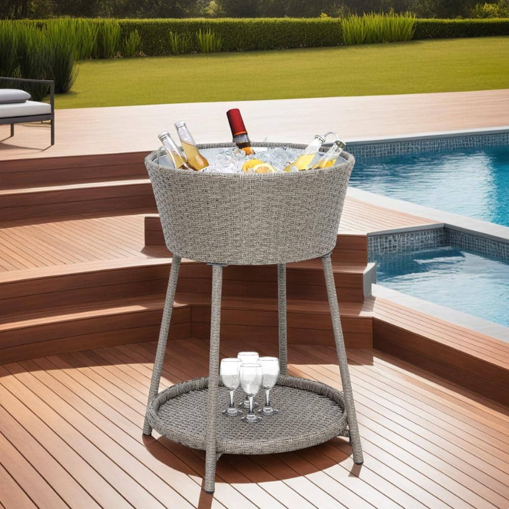 Outdoor rattan cooler store