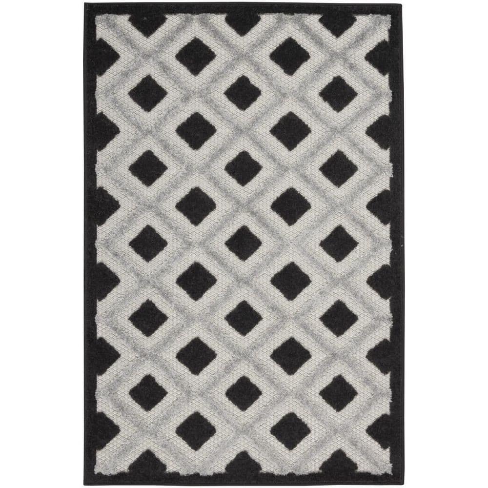 HomeRoots Black, White 3 ft. x 4 ft. Woven Polypropylene Indoor/Outdoor Area Rug 2000479424 ...