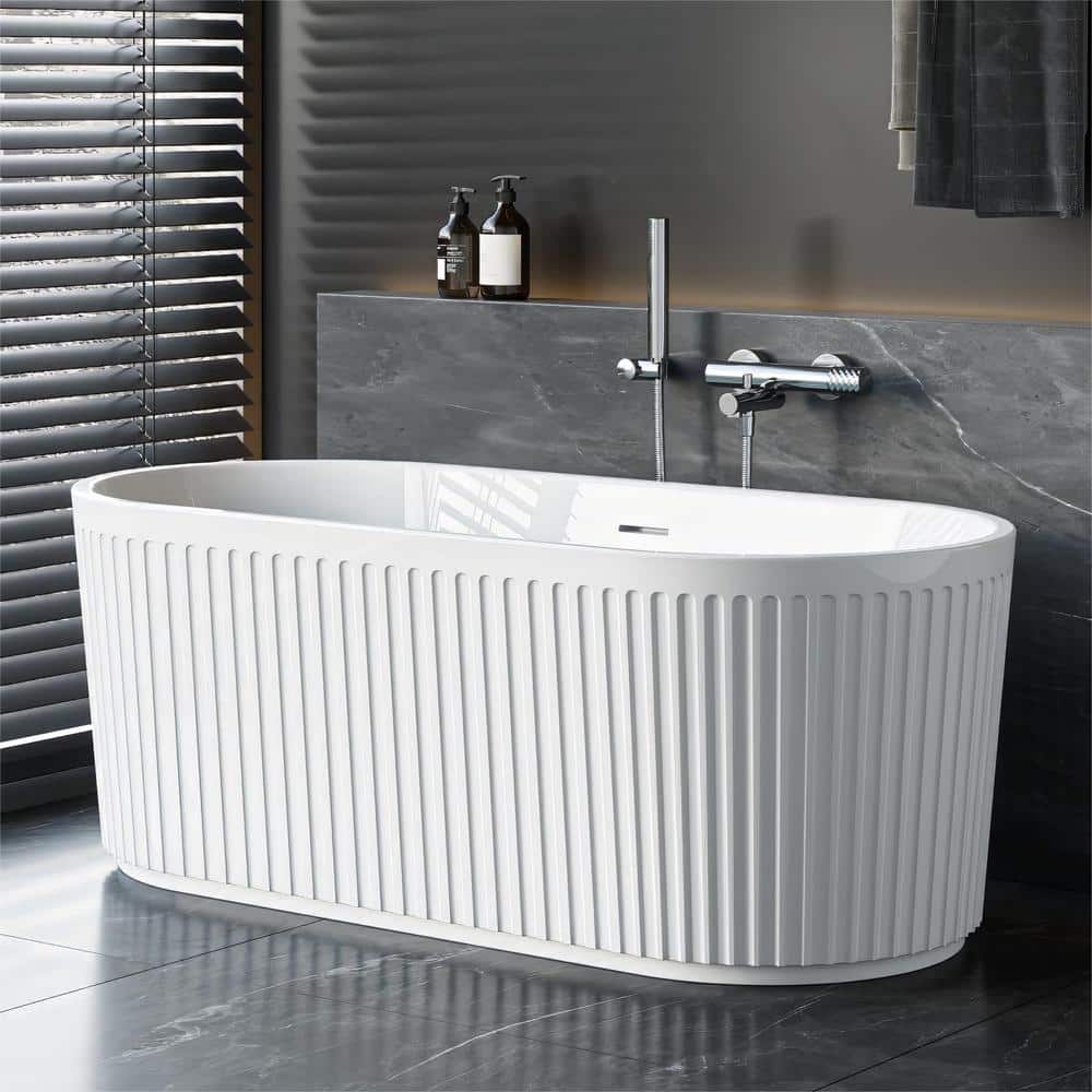 HOROW 67 in. x 31.5 in. Soaking Acrylic Flatbottom Freestanding Bathtub ...