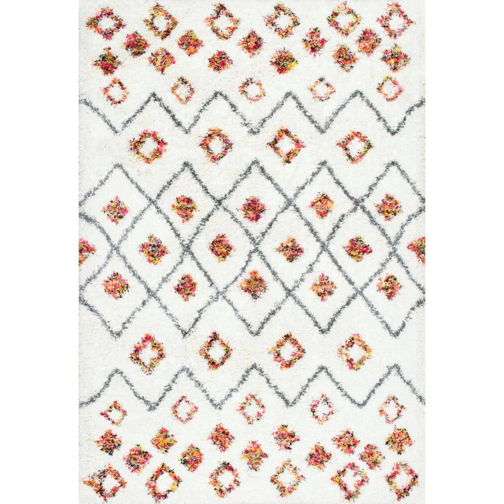nuLOOM Cicely Shaggy Area Rug White 5 ft. 3 in. x 7 ft. 6 in. Area Rug ...
