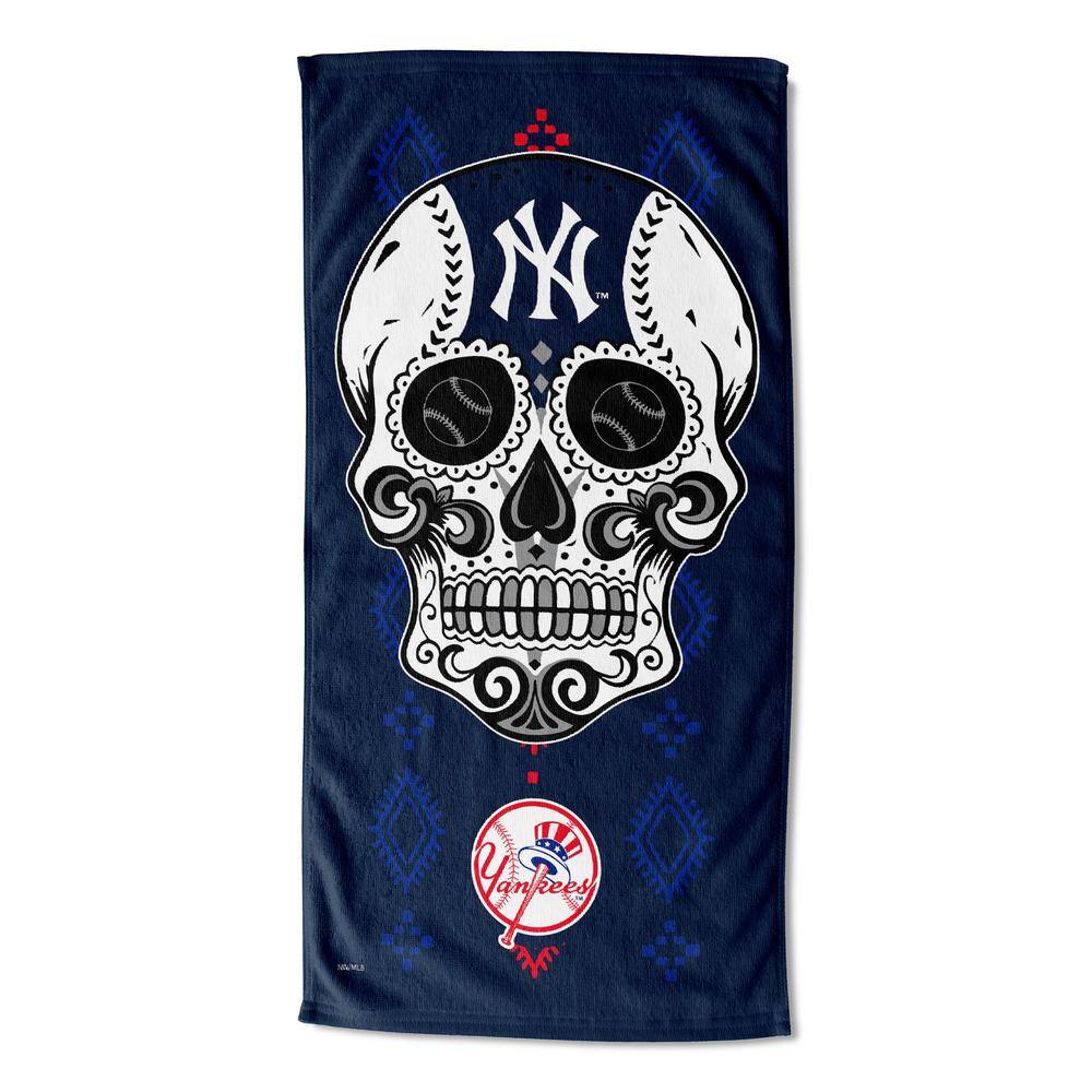 THE NORTHWEST GROUP MLB Yankees Candy Skull Printed Cotton/Polyester ...