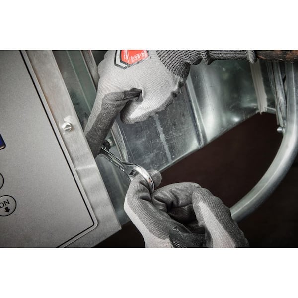 Milwaukee 7-in-1 Multi-Bit Mini Ratchet 48-22-2950 - The Home Depot