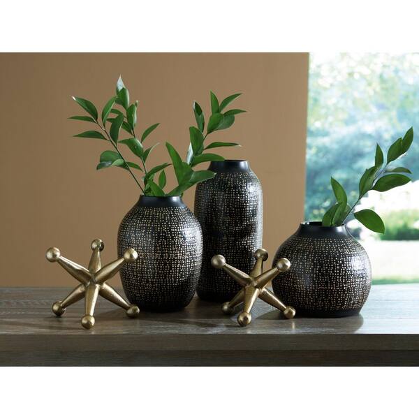 Signature DESIGN BY ASHLEY Vinburn 10 in. H Black Metal Bud Decorative ...