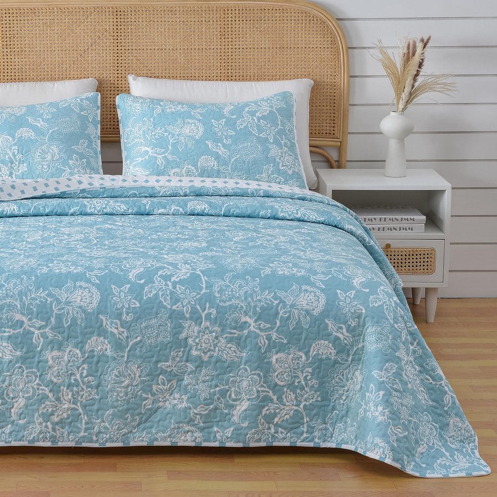 Reviews for FRESHFOLDS Blue Reversible Floral Bloom Quilt Set Bedspread ...