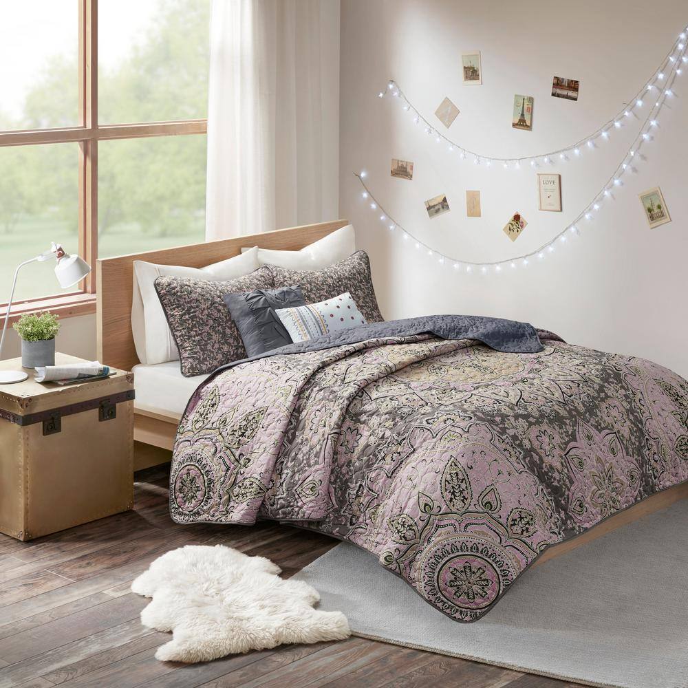 Intelligent Design Skye 4-Piece Pink/Grey Twin/Twin XL Boho Reversible ...