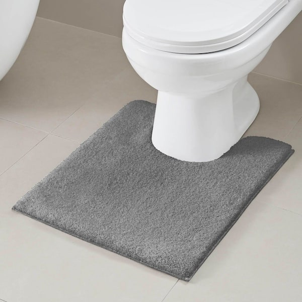 MADISON PARK Signature Marshmallow 20 in. x 24 in. Grey Solid Polyester ...