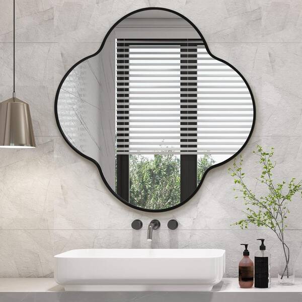 Hochwertiges 32 in. W x 32 in. H Scalloped Black Wall-mounted Mirror ...