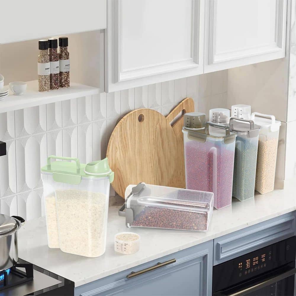 Esepony 5-7 lbs. Plastic Pet Food Storage Container with 4-Snap Seals ...